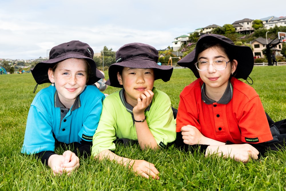Ko wai ō hoa? - Who are your friends?