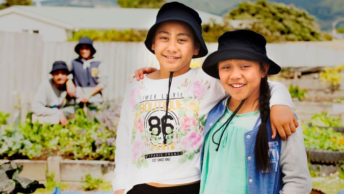 Manu aute - Kite making